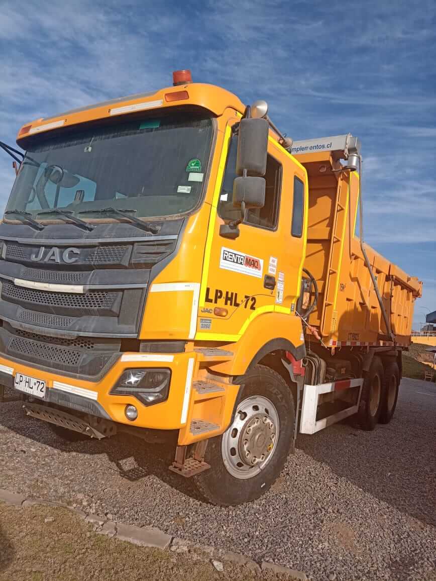 camión JAC Tolva 3262 año 2022 RT (25) JAC Motors - https://www.dercomaq.cl/